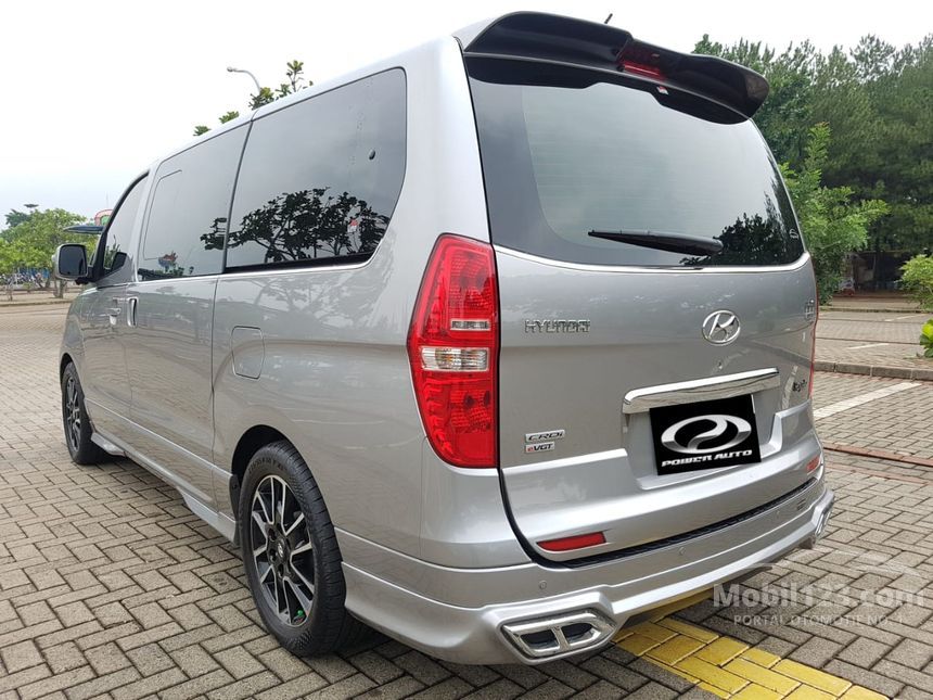 Jual Mobil Hyundai H-1 2017 Royale 2.5 di DKI Jakarta Automatic MPV Abu ...