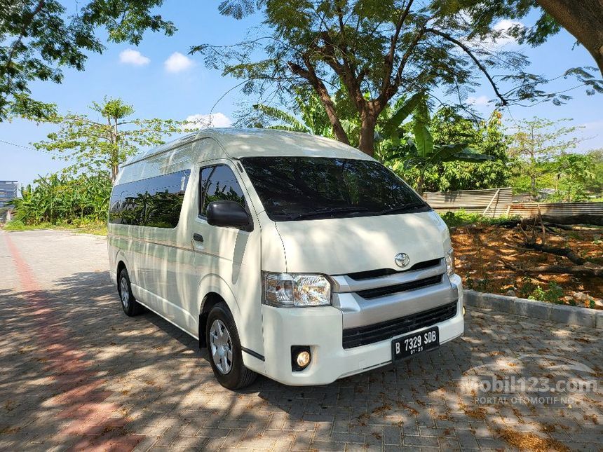 Jual Mobil Toyota Hiace 2020 High Grade Commuter 2.5 di Jawa Timur ...
