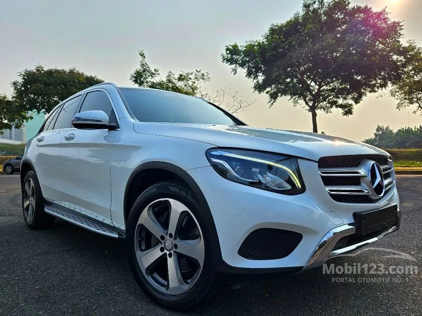 Jual Mobil Mercedes-Benz GLC250 2016 Exclusive 4MATIC 2.0 di DKI ...
