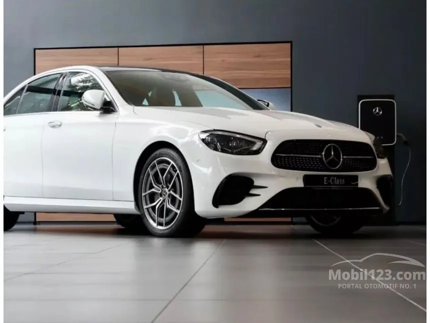 Jual Mobil Mercedes-Benz E300 2023 AMG Line 2.0 di DKI Jakarta Automatic Sedan Putih Rp 1.614 ...