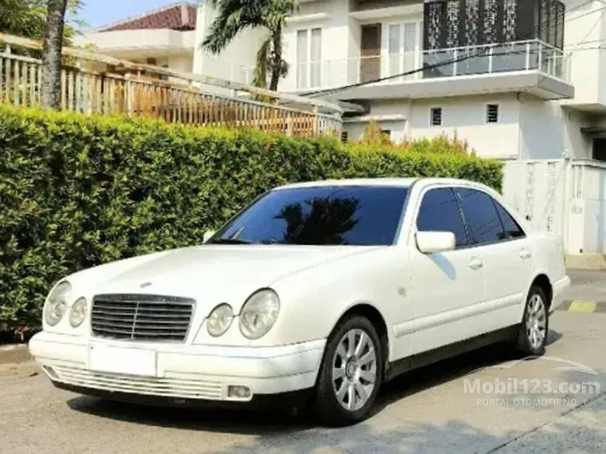 Jual Mobil Mercedes-Benz E230 1997 W210 2.3 Automatic 2.3 di DKI Jakarta Automatic Sedan Putih ...