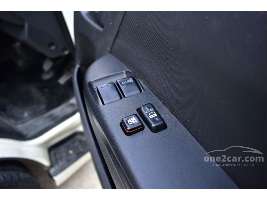 Toyota Hiace 2014 D4D 3.0 in กรุงเทพและปริมณฑล Automatic Van สีขาว for ...