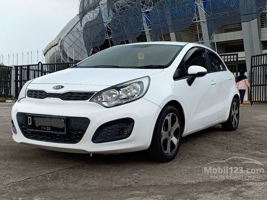 Jual Mobil KIA Rio 2013 1.4 di Jawa Barat Automatic Hatchback Putih Rp ...