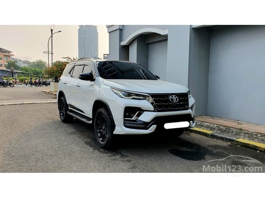 Jual Mobil Toyota Fortuner 2023 GR Sport Two-Tone 2.8 di DKI Jakarta ...