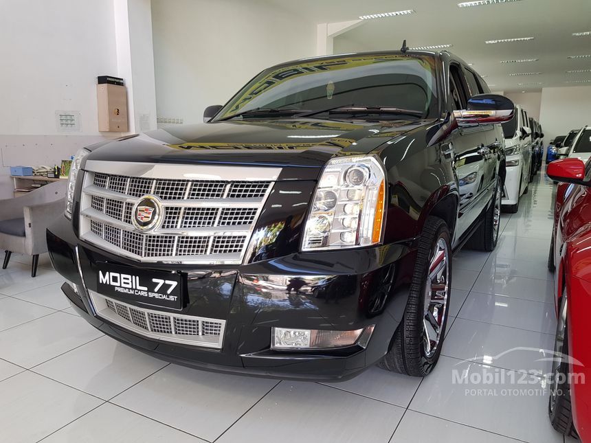 Jual Mobil Cadillac Escalade 2012 Platinum 6.2 di Jawa Timur Automatic ...