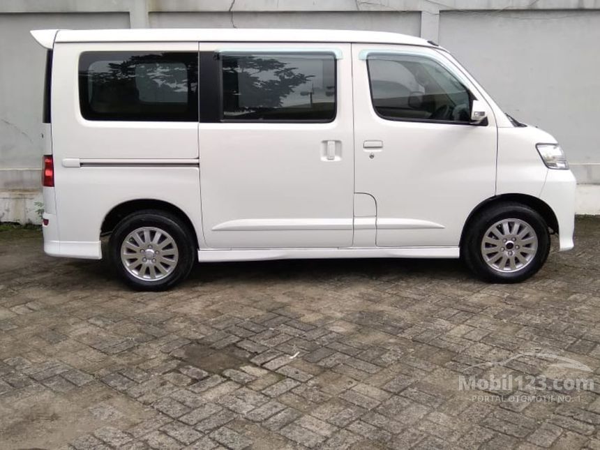Jual Mobil Daihatsu Luxio 2012 X 1.5 di DKI Jakarta Automatic Wagon ...