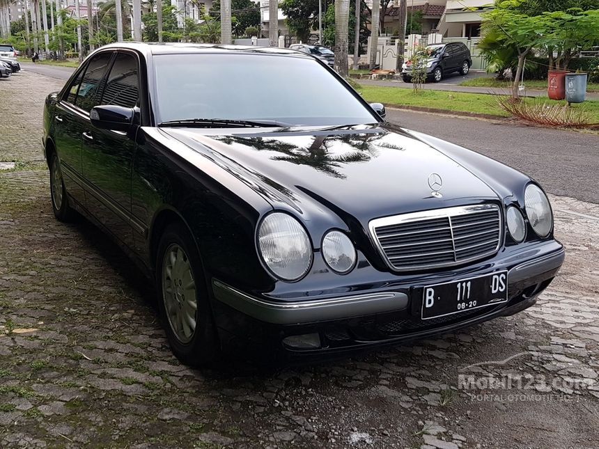 Jual Mobil Mercedes-Benz E200 2000 2.0 di DKI Jakarta Automatic Sedan ...