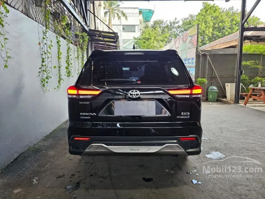 Jual Mobil Toyota Kijang Innova Zenix 2023 Q HV TSS Modellista 2.0 di ...