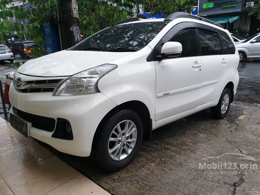 Jual Mobil Daihatsu Xenia 2015 R DLX 1.3 di Jawa Timur Manual MPV Putih ...