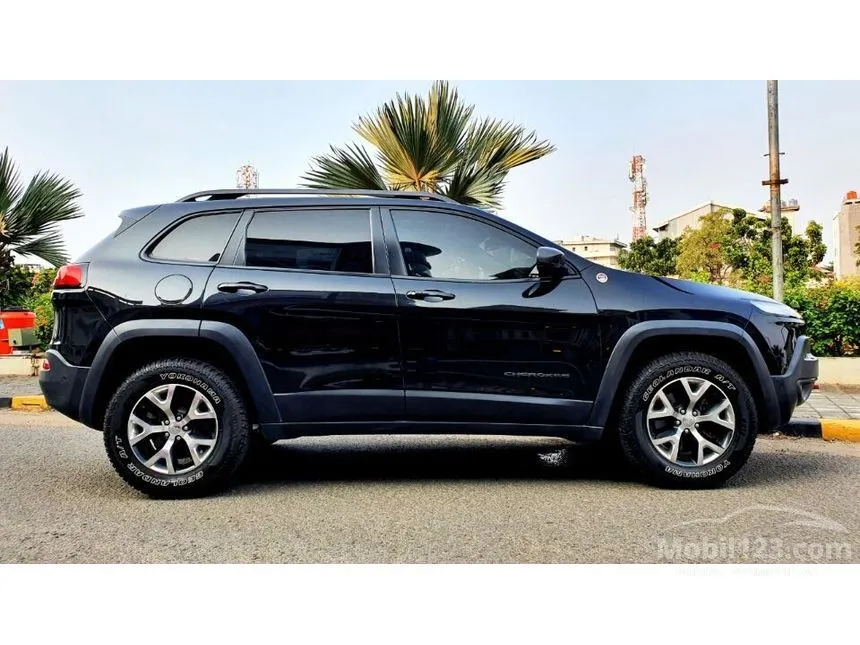 Jual Mobil Jeep Cherokee 2015 Trailhawk 2.4 di DKI Jakarta Automatic ...