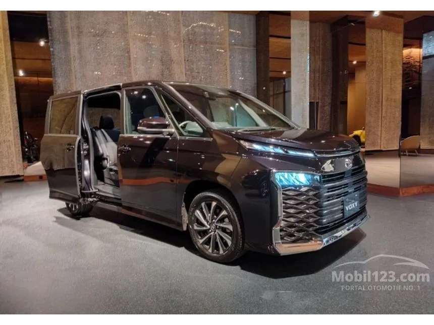 Jual Mobil Toyota Voxy 2022 2.0 di Banten Automatic Van Wagon Hitam Rp ...