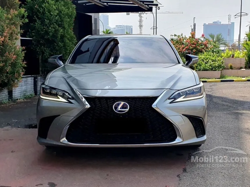 Jual Mobil Lexus ES300h 2021 Ultra Luxury 2.5 di DKI Jakarta Automatic Sedan Abu-abu Rp 850.000. ...