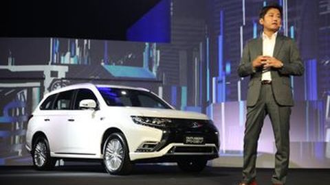 Spesifikasi Outlander PHEV Terbaru | Mobil123
