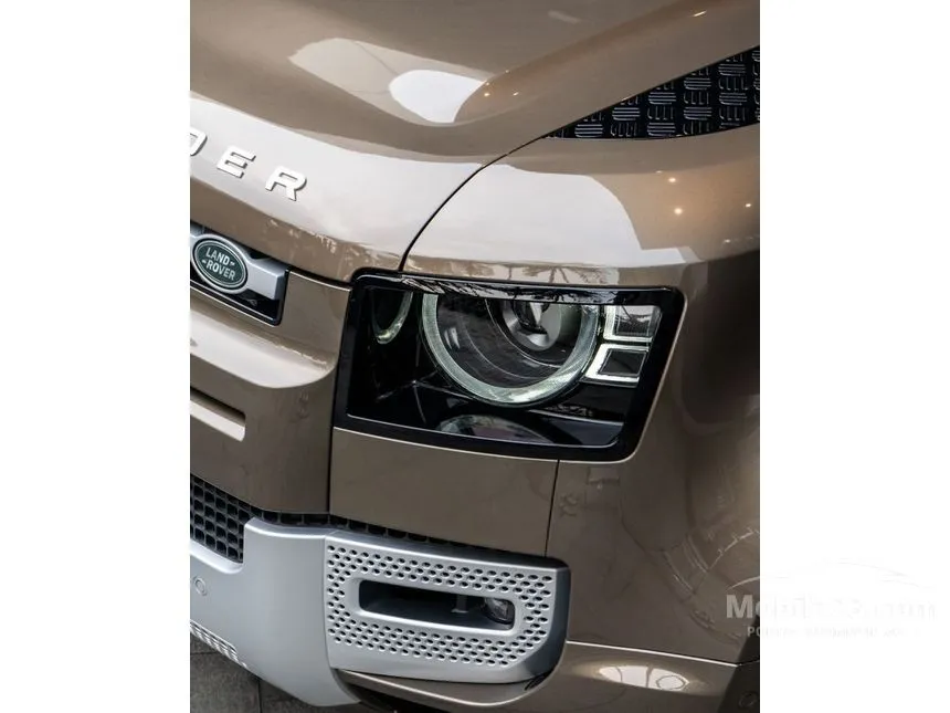 Jual Mobil Land Rover Defender 2022 110 P300 Explorer Package HSE 2.0 ...