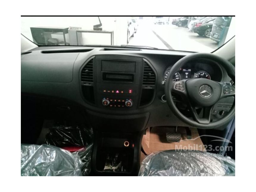 Jual Mobil Mercedes-Benz Vito 2020 Tourer 2.0 di Jawa Timur Automatic ...