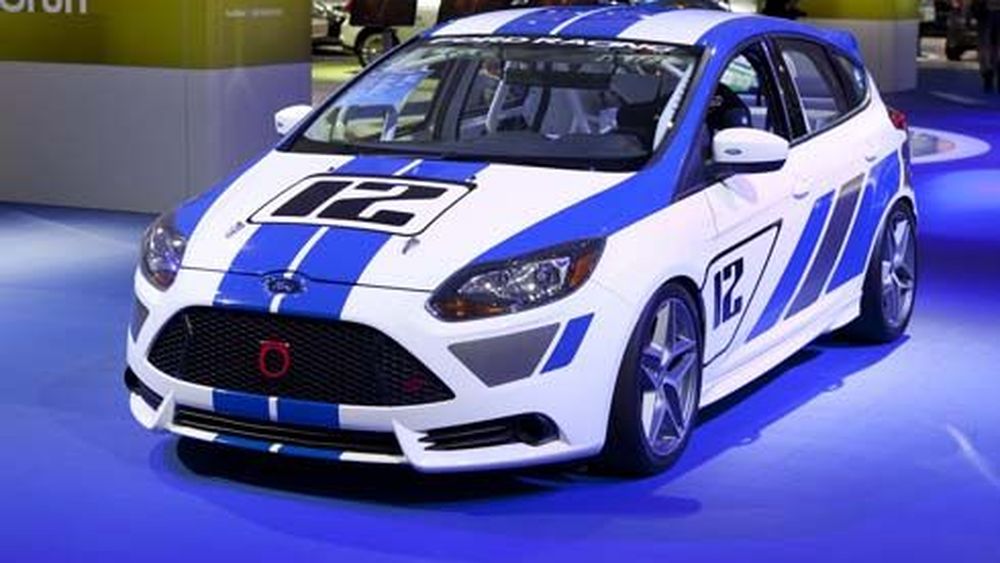 Ford เผยโฉม Focus ST-R สายพันธุ์เรซซิ่งตัวใหม่ในงาน Frankfurt Motor ...