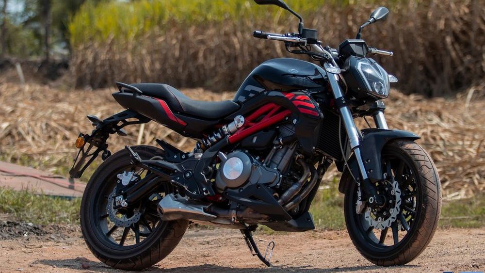 [Test Ride] รีวิว Benelli 302s รถเน็กเก็ตเครื่อง 2 สูบ ออปชั่นครบ โช๊ค ...