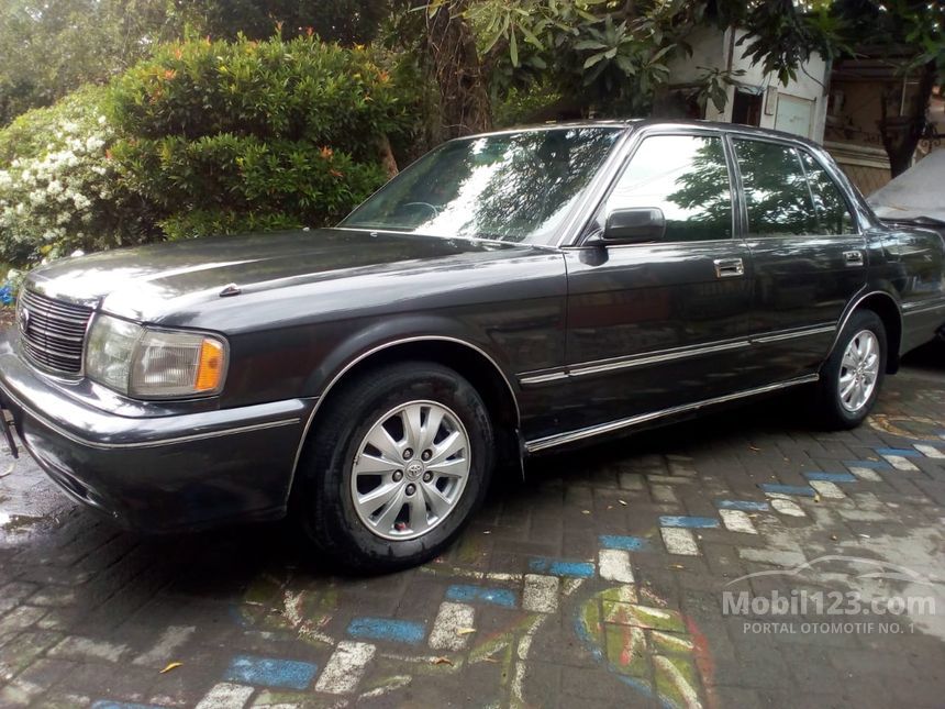 Jual Mobil Toyota Crown 2000 Royal Saloon 3.0 di Jawa Timur Automatic ...