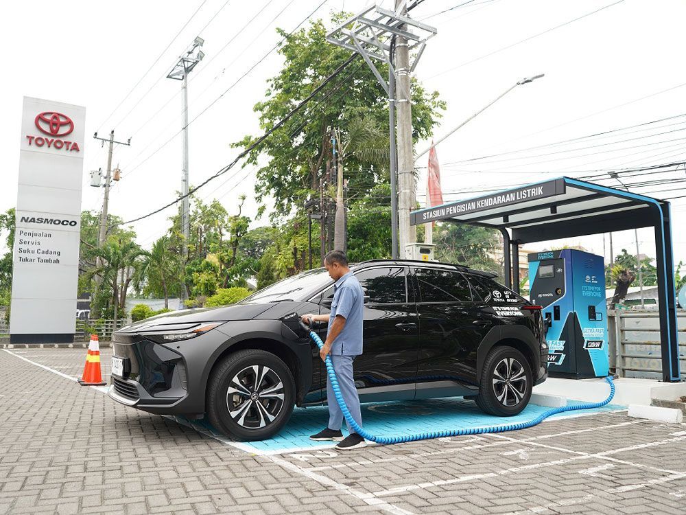 Toyota Indonesia sudah Sediakan Tempat Cas Mobil Listrik di 74 Lokasi ...