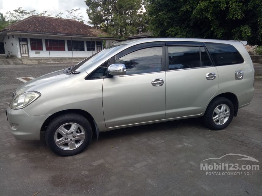 Jual Mobil Toyota Kijang Innova 2005 E 2.0 di Yogyakarta Manual MPV ...