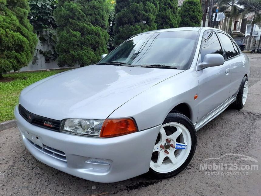 Jual Mobil Mitsubishi Lancer 2000 GLXi 1.6 di Jawa Barat Manual Sedan ...