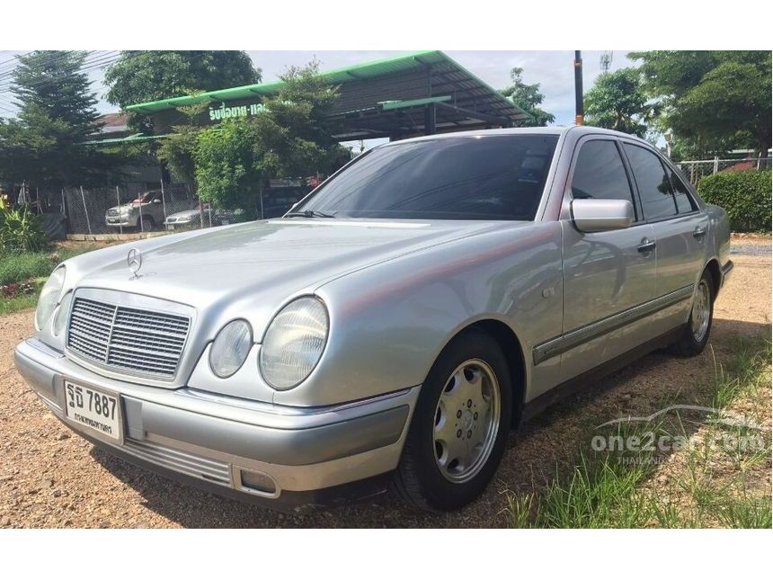 Mercedes-Benz E230 2006 Elegance 2.3 in ภาคกลาง Automatic Sedan สีเงิน ...