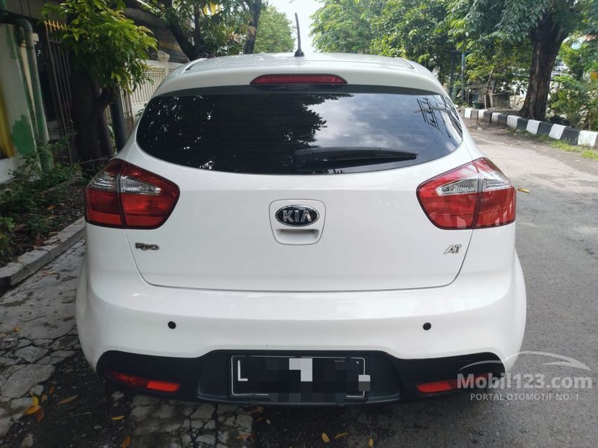 Jual Mobil KIA Rio 2012 UB 1.4 di Jawa Timur Automatic Hatchback Putih ...