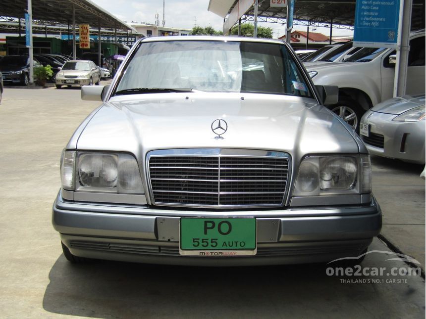 Mercedes-Benz 220E 1993 2.2 in กรุงเทพและปริมณฑล Automatic Sedan สีเทา ...