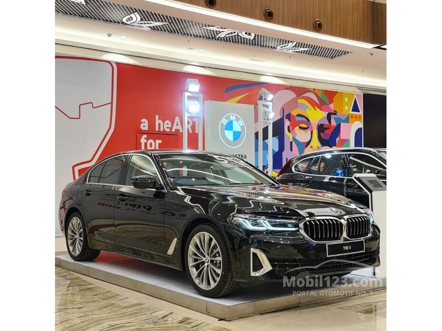 Jual Mobil BMW 530i 2021 Opulence 2.0 di DKI Jakarta Automatic Sedan ...