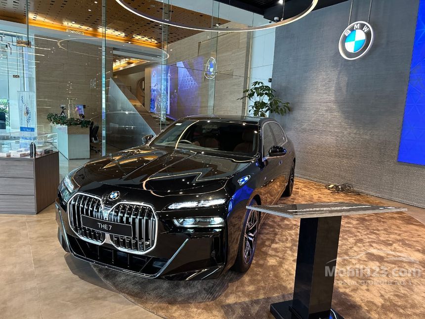 Jual Mobil BMW 735i 2024 M Sport 3.0 di DKI Jakarta Automatic Sedan ...