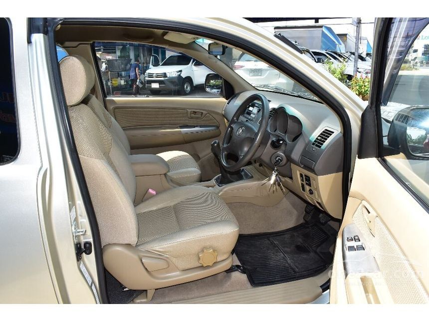 Toyota Hilux Vigo 2010 SMARTCAB (ปี 08-11) G 2.5 เกียร์ธรรมดา สีเงิน ...