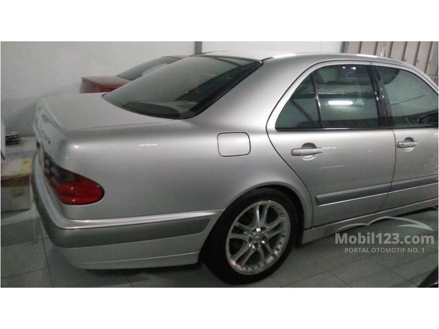 Jual Mobil Mercedes-Benz E240 2002 W210 2.6 di Jawa Barat Automatic Sedan Silver Rp 150.000.000 ...