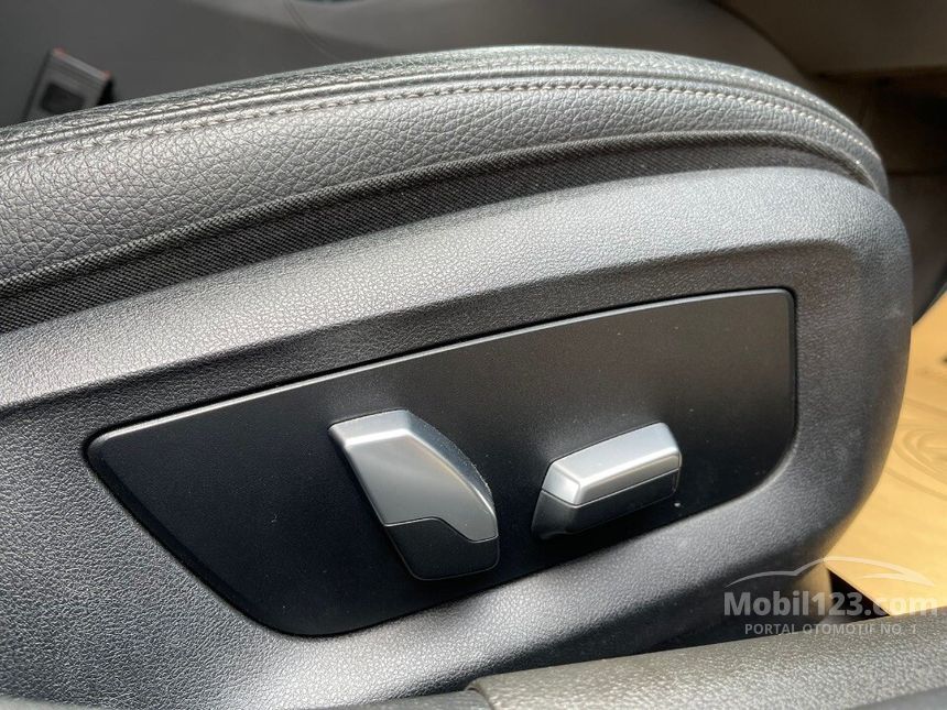 Jual Mobil BMW 520i 2018 Luxury 2.0 di DKI Jakarta Automatic Sedan ...