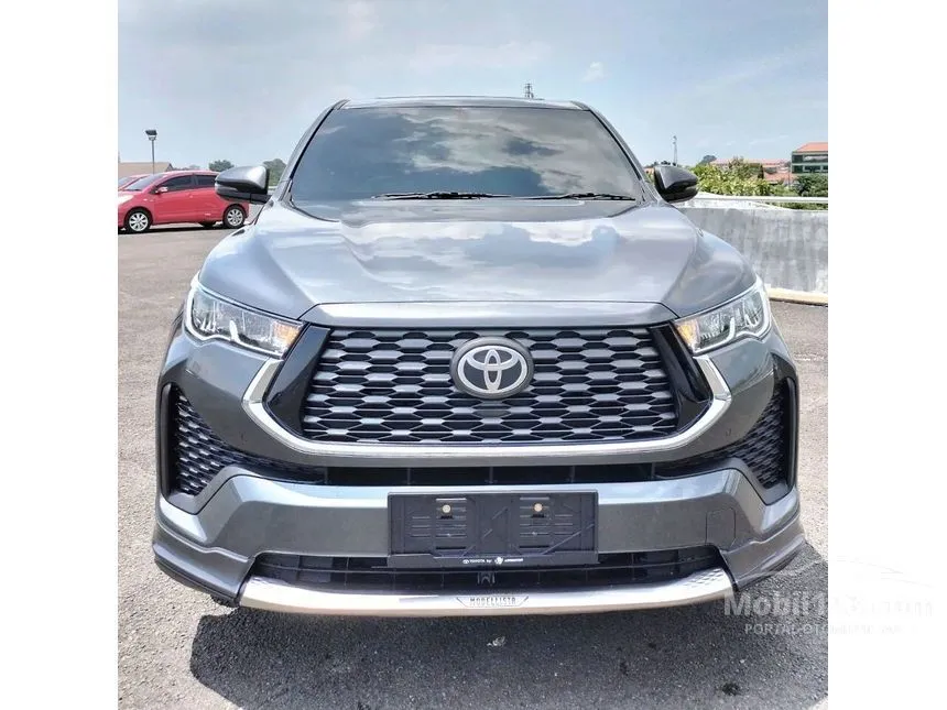 Jual Mobil Toyota Kijang Innova Zenix 2023 V HV Modellista 2.0 di DKI ...