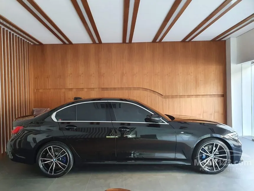 Jual Mobil BMW 330i 2022 M Sport 2.0 di Banten Automatic Sedan Hitam Rp ...