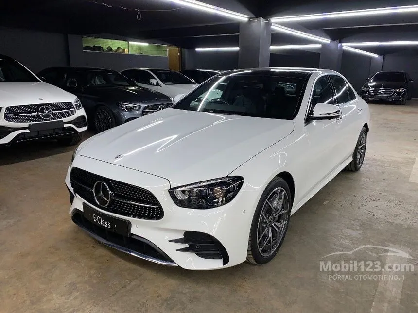 Jual Mobil Mercedes-Benz E300 2023 AMG Line 2.0 di DKI Jakarta Automatic Sedan Putih Rp 1.370 ...
