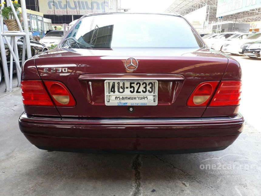 Mercedes-Benz E230 2000 Elegance 2.3 in กรุงเทพและปริมณฑล Automatic Sedan สีแดง for 290,000 Baht ...