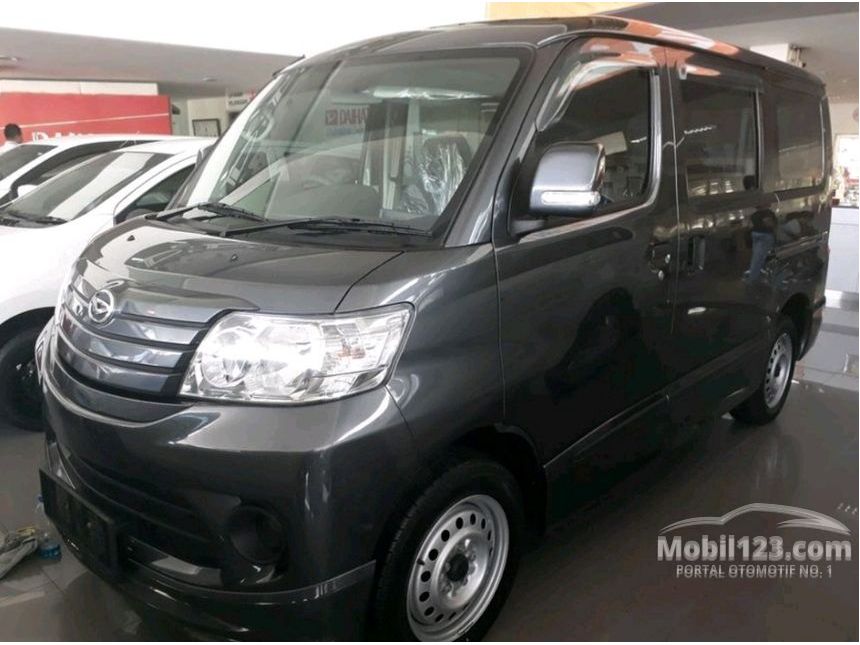 Jual Mobil Daihatsu Luxio 2020 D 1.5 di Jawa Timur Manual MPV Abu-abu ...
