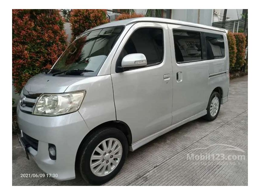 Jual Mobil Daihatsu Luxio 2009 X 1.5 di DKI Jakarta Automatic MPV ...