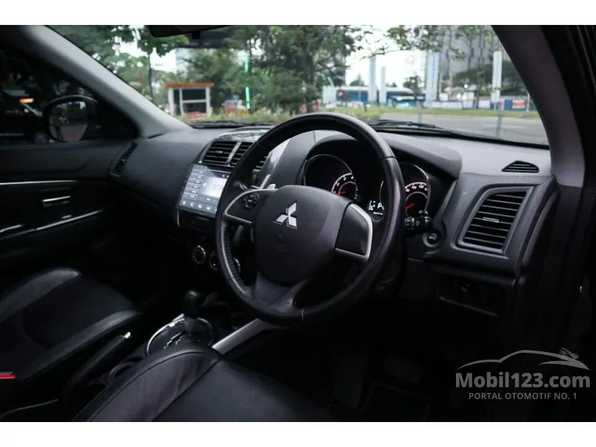 Jual Mobil Mitsubishi Outlander Sport 2017 PX 2.0 di Jawa Barat ...
