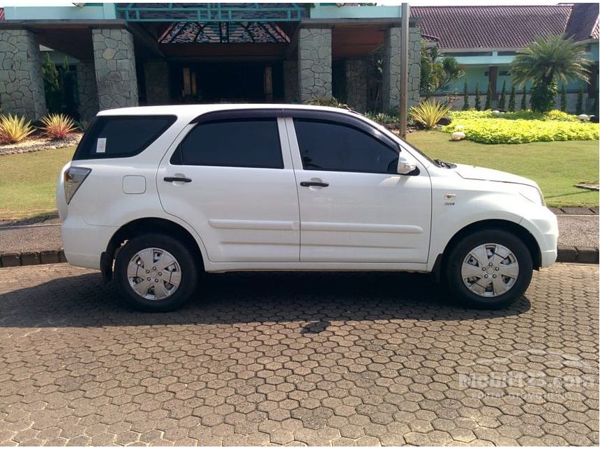 Jual Mobil Daihatsu Terios 2014 TS 1.5 di Banten Automatic SUV Putih Rp ...