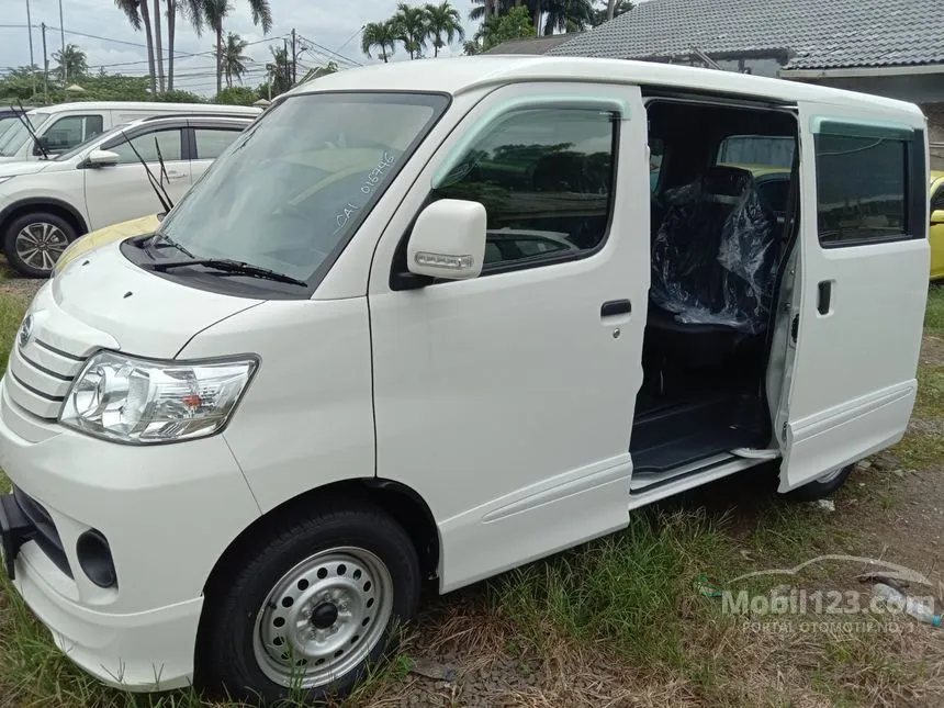 Jual Mobil Daihatsu Luxio 2022 D 1.5 di Jawa Barat Manual MPV Putih Rp ...