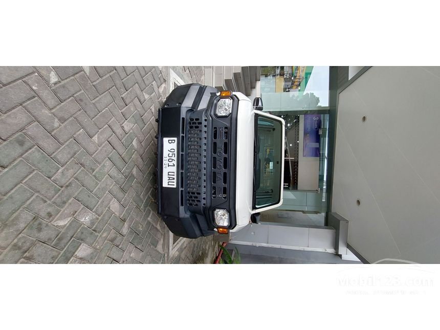 Jual Mobil Toyota Hilux Rangga 2025 Standard Cab & Chassis 2.4 di DKI ...