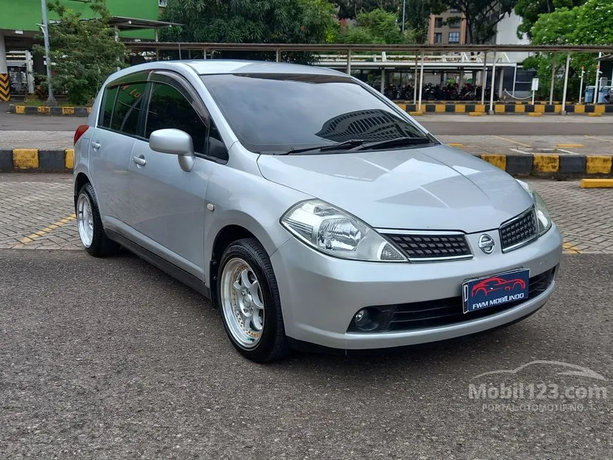 Jual Mobil Nissan Latio 2009 1.8 di DKI Jakarta Automatic Hatchback Abu ...