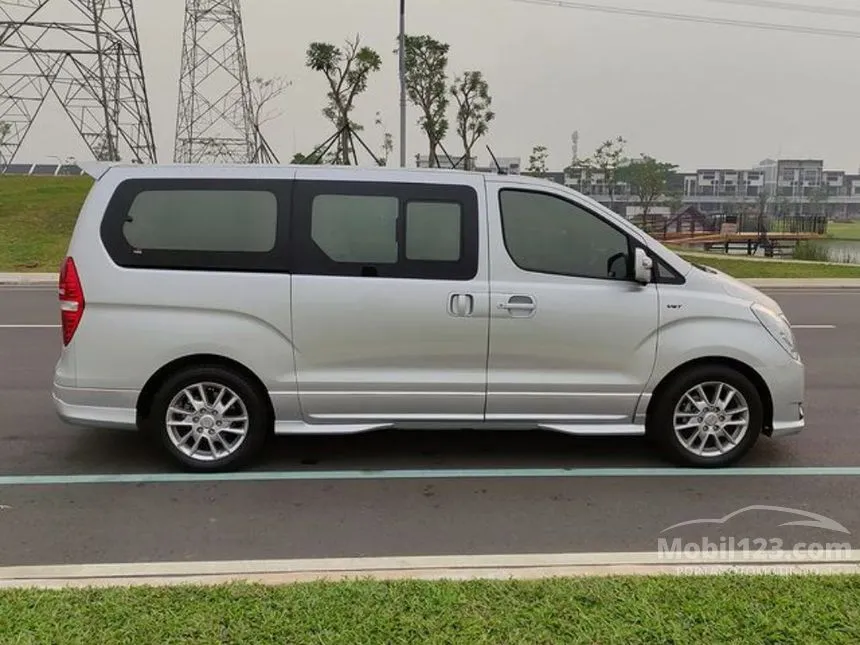 Jual Mobil Hyundai H-1 2015 Royale Next Generation 2.5 di Banten ...