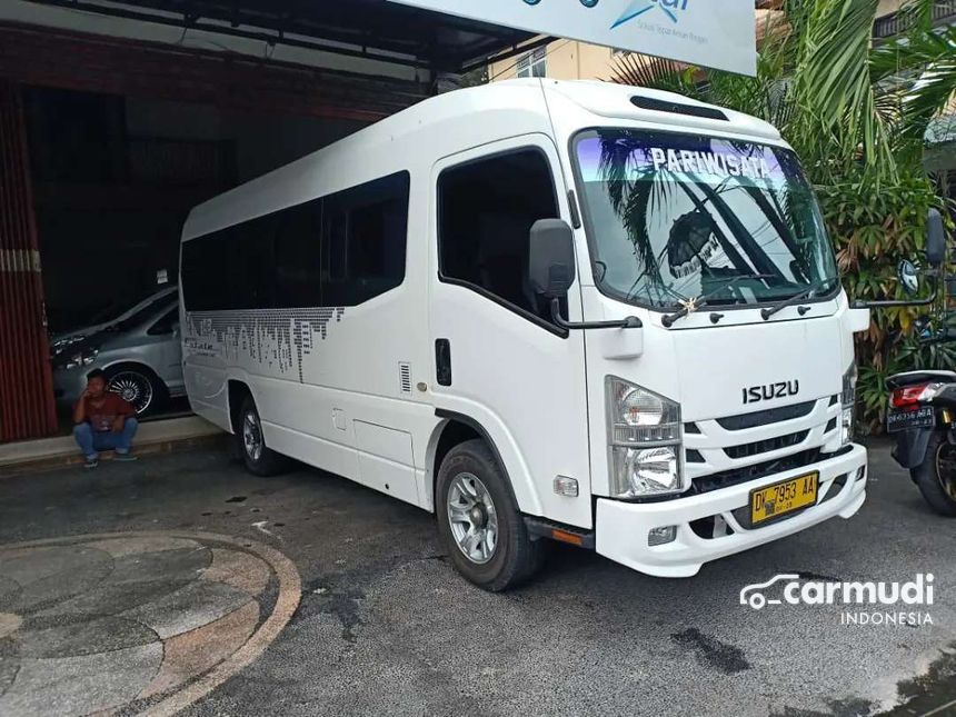 Isuzu Elf 2018 2.8 in Bali Manual Minibus White for Rp 420.000.000 ...