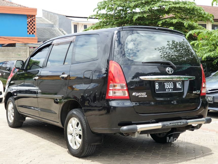 Jual Mobil Toyota Kijang Innova 2005 V 2.0 di Banten Manual MPV Hitam ...