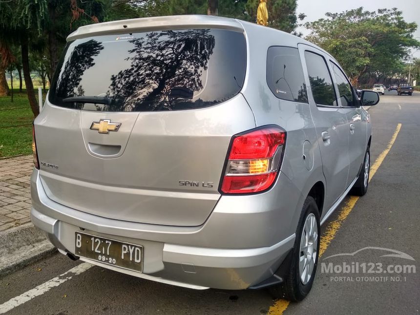 Jual Mobil Chevrolet Spin 2015 LS 1.5 di Banten Manual SUV Abu-abu Rp ...