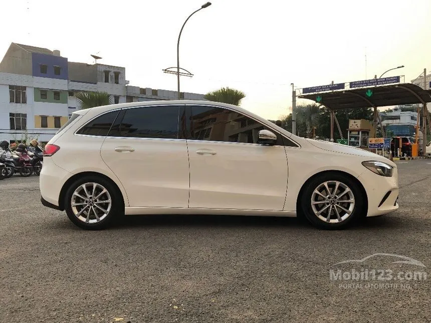Jual Mobil Mercedes-Benz B200 2018 Progressive Line 1.3 di DKI Jakarta ...