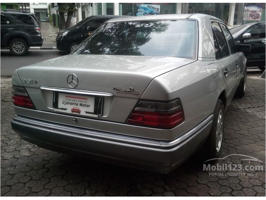 Jual Mobil Mercedes-Benz 220E 1995 2.2 Manual 2.2 di DKI Jakarta Manual ...
